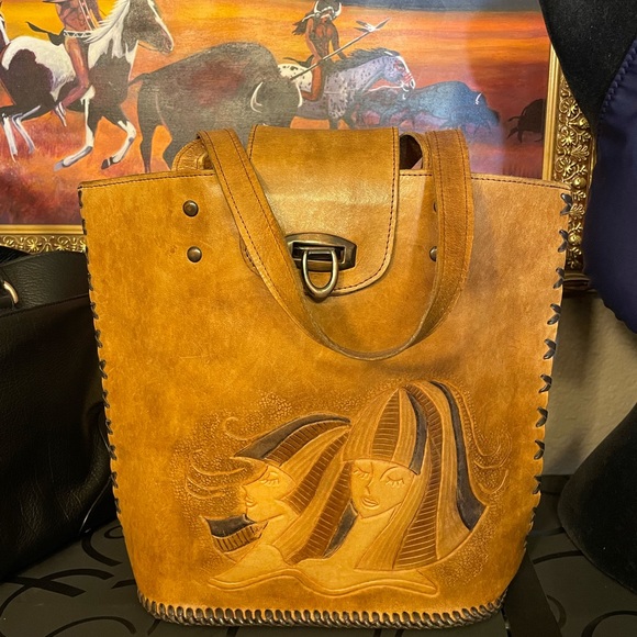 unsure | Bags | Vintage Great Used Condition Carpinchocapybara Leather ...
